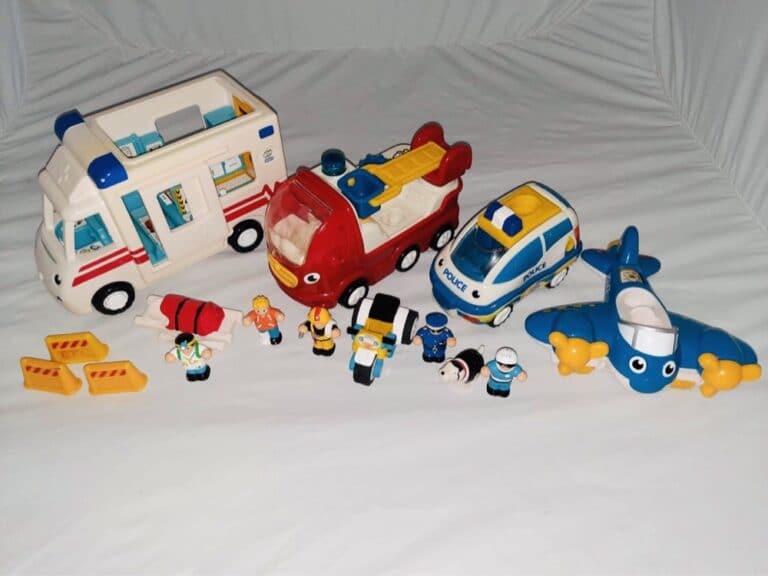 Emergency Services Set 2 - WOW - Derbyshire Toy Libraries